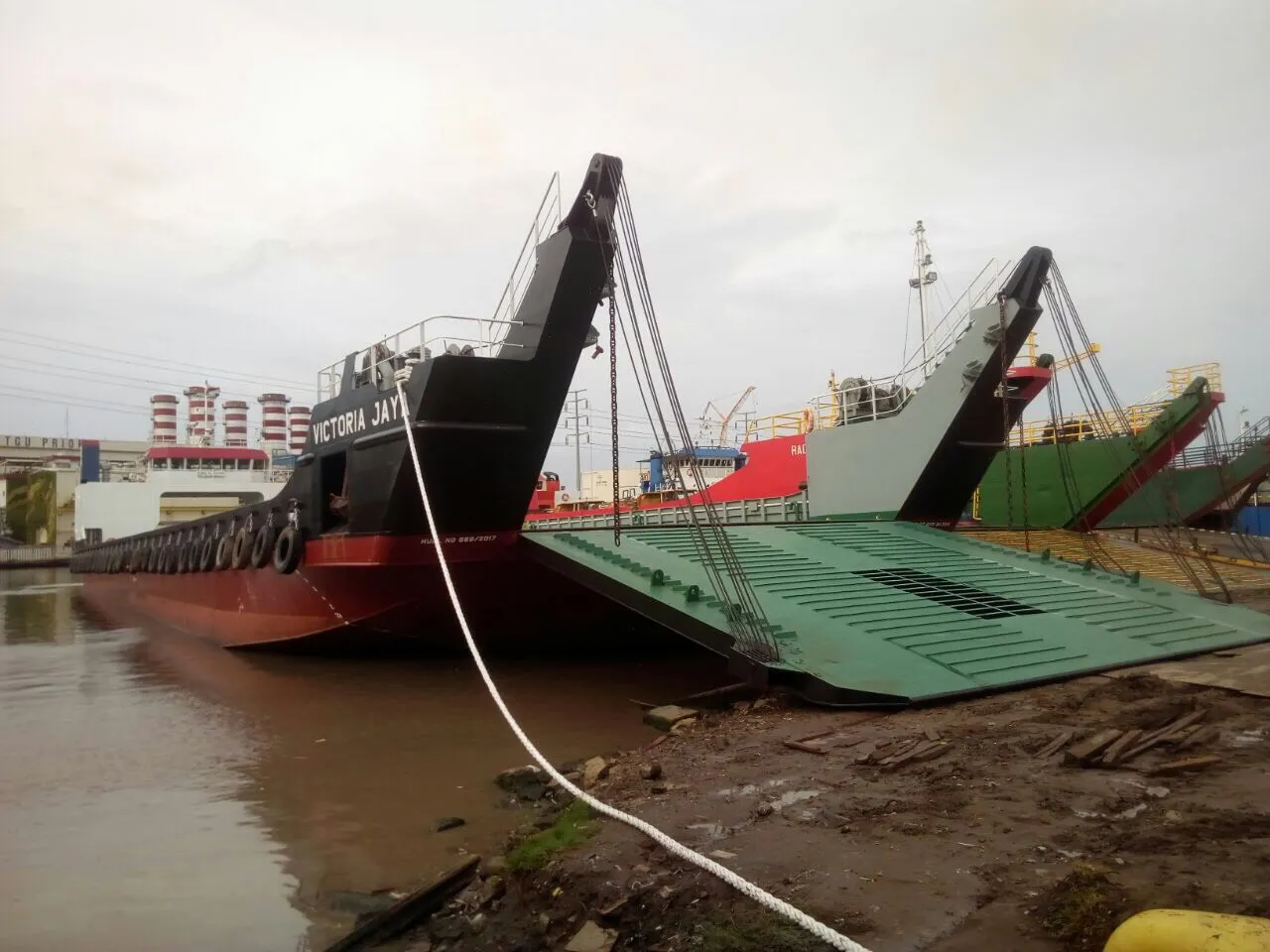 LCT VICTORIA JAYA (1800 DWT, Fitted with Container Carriage) | LCT ...