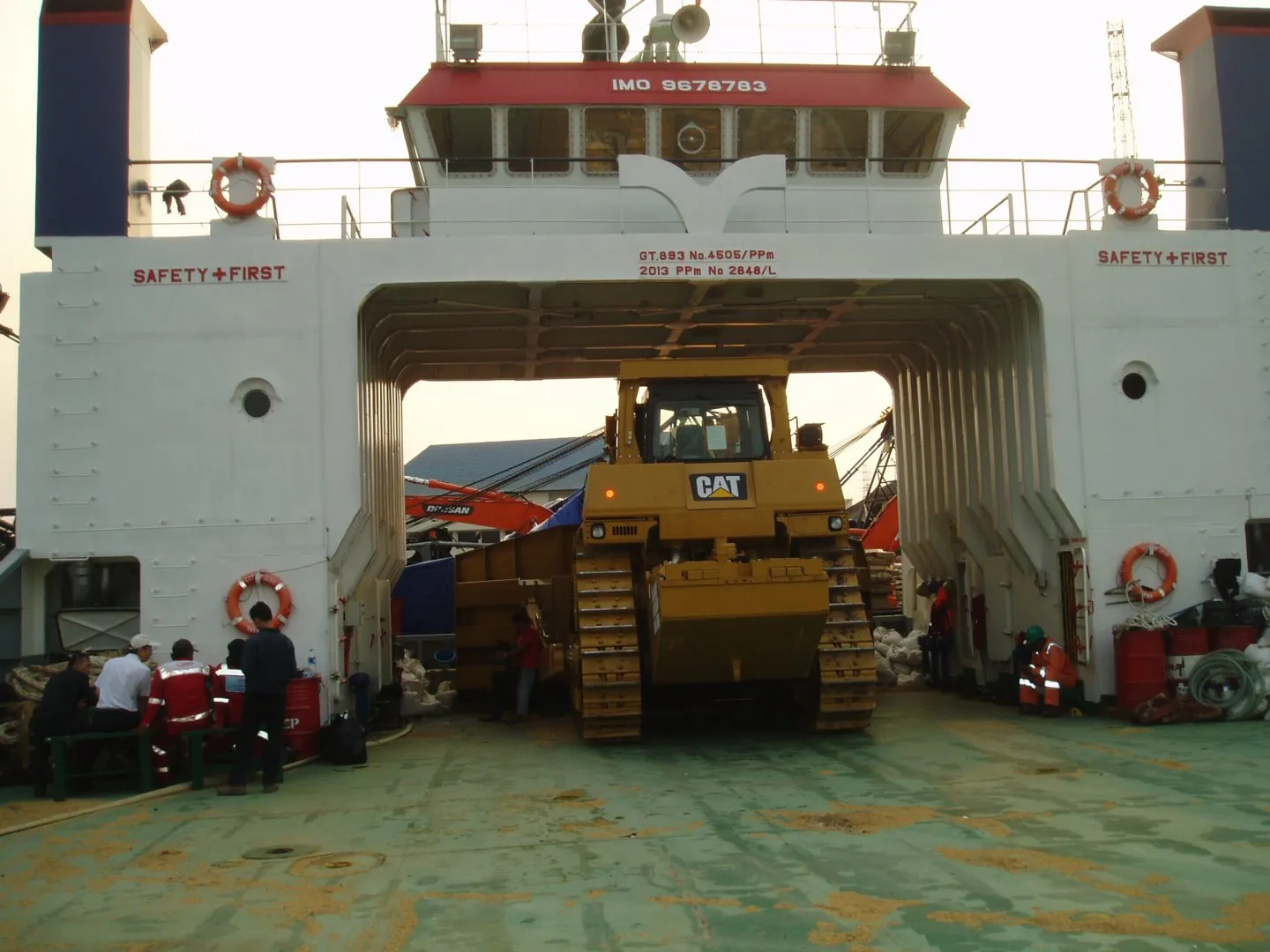 Heavy Equipments Shipments 1 | Project Gallery | PT Victoria Internusa ...