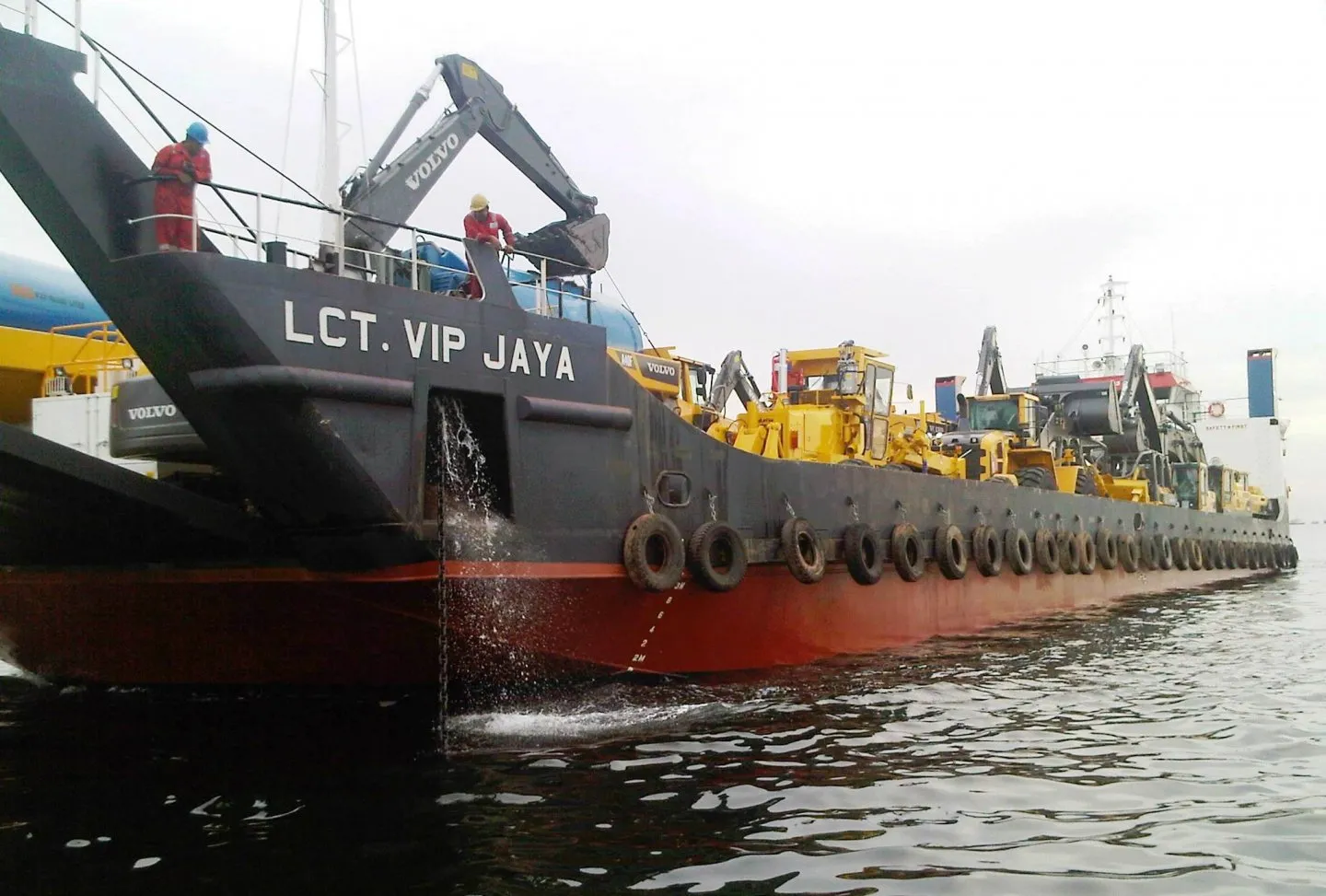 Heavy Equipments Shipments 1 | Project Gallery | PT Victoria Internusa ...