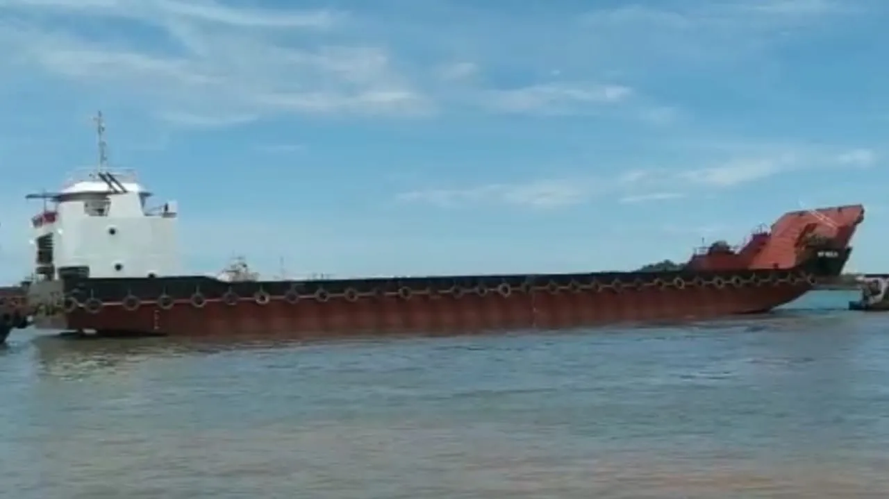 LCT VIP MULIA (1800 DWT, fiited for container carrier also) | LCT FLEET ...